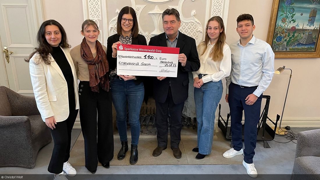 Weihnachtsball der Studierenden für einen guten Zweck | Hochschule der ...